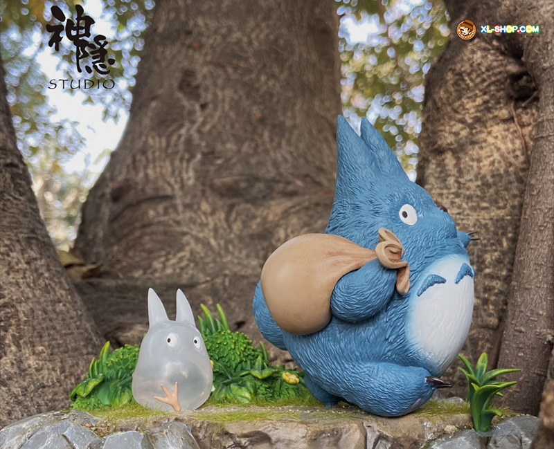 ShenYin Studio - Running Totoro Statue