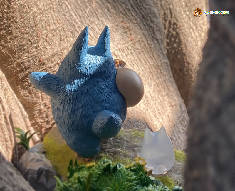 ShenYin Studio - Running Totoro Statue